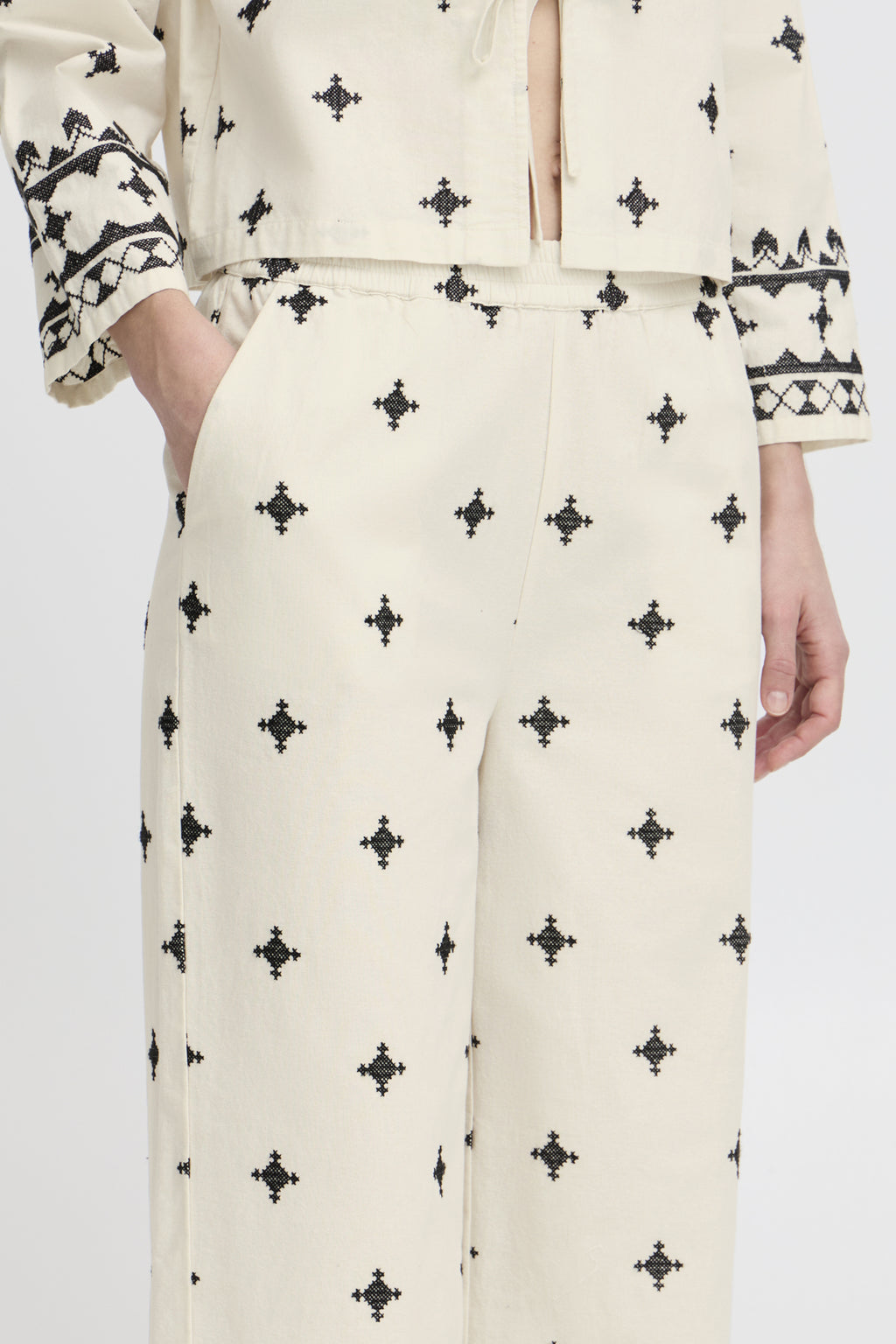 Dunia Pants – Silver Lotus Winnipeg